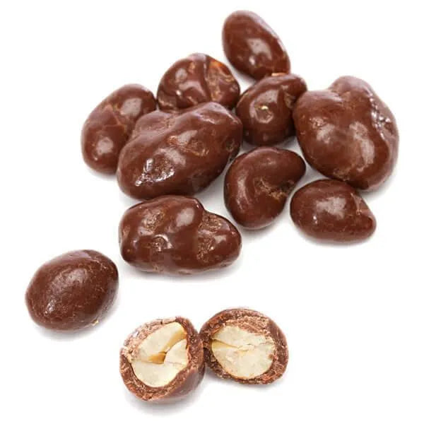 Goobers Candy: 8-Ounce Bag – Candy Warehouse